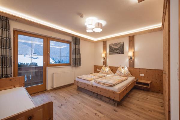 Stubaier Gletscher Xl Apartments Residenz Haus Alpenkönig Ferienwohnungen Im Alpinen Charme Stubai Super Card Inklusive - Neustift im Stubaital
