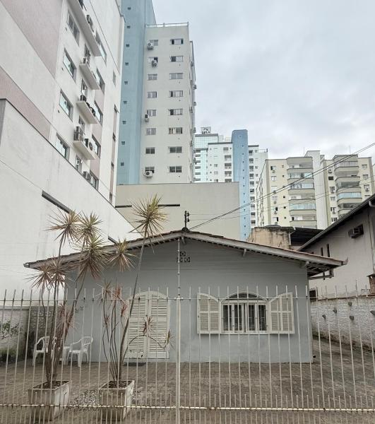 Casa Com Churrasqueira Em Bc - Balneário Camboriú