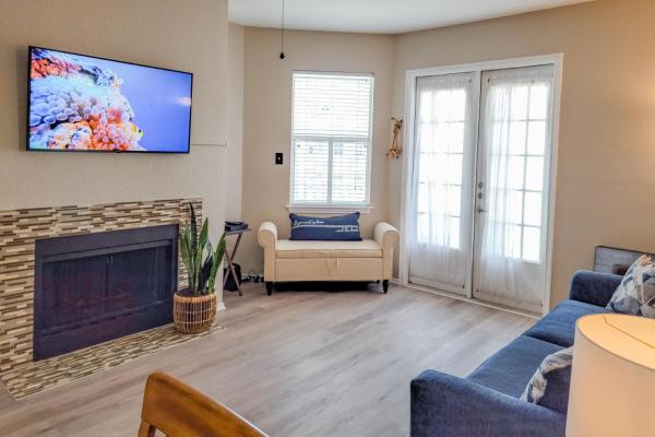 Beach Club - Ocean Breeze Retreat – Island Condo - Corpus Christi, TX