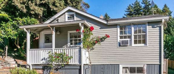 Charming Beach Cottage With Ocean Views & Sauna - Shoreline