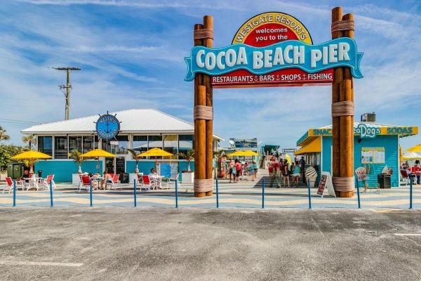 2 Bedroom Tropical Beach Getaway - Cocoa Beach, FL