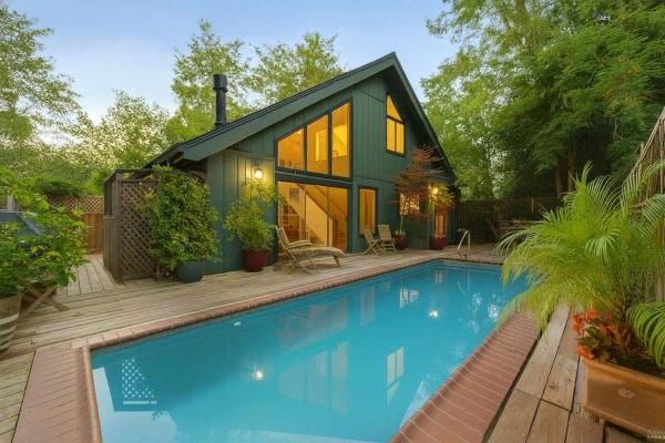 House On Broadway At The Plaza - ソノマ, CA