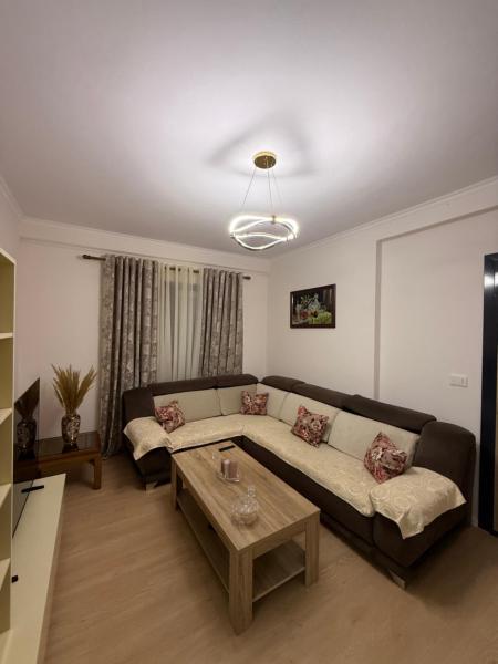 Nene Tereza Airport Apartment - Vorë