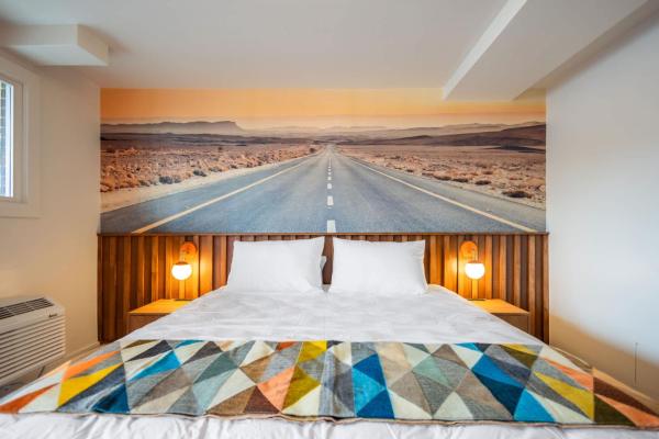 Highway Daydream - La Vista Motel - Denver, CO