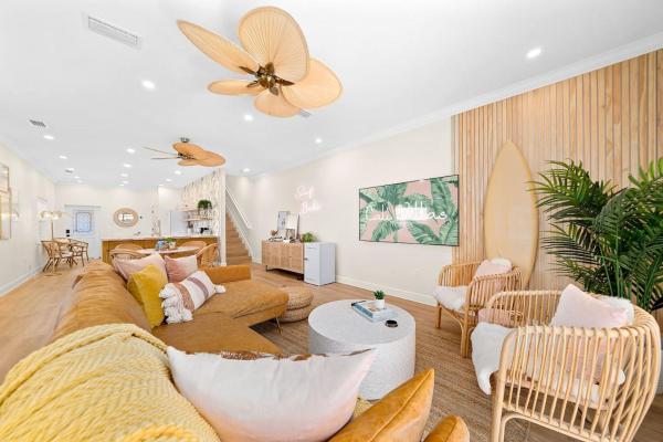 Luxury Beach House 3 Blocks From The Beach With Hot Tub A Fire Pit Outdoor Oasis - Cape Canaveral, FL