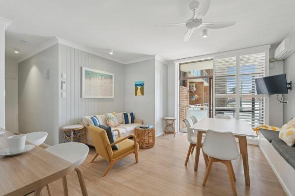 Ocean Parade 5 - Pool, Spa, Beach, Sleeps 5, Affordable - Coffs Harbour