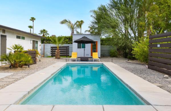 Volturno - Palm Springs, CA