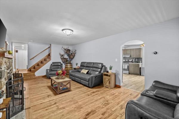 Cozy Farmhouse - Fireplace, Backyard, Bbq, Games - 3 Min To Camelback - Tannersville, PA