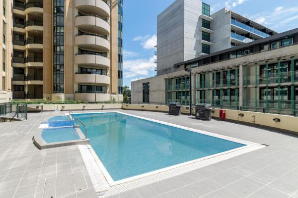 Central 2-bed Apartment With Pool, Gym And Spa - Canberra