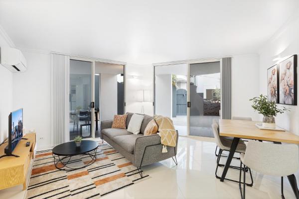 Comfy 2-bed With Pool And Secure Parking - Brisbane