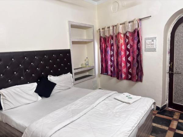 Hotel Snr - Mount Abu