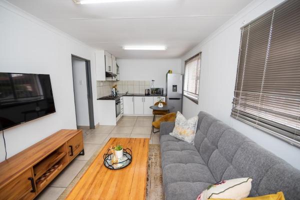 Serenity On Geelhaak - Kempton Park