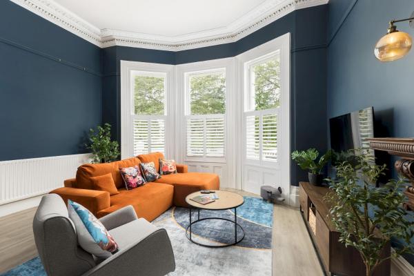 Spacious Modern 2 Bed Apartment With Parking - Pass The Keys - Royal Leamington Spa