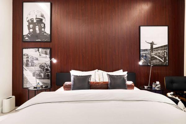 The F1 Scene Designer Apartment With120 Inch - アブダビ