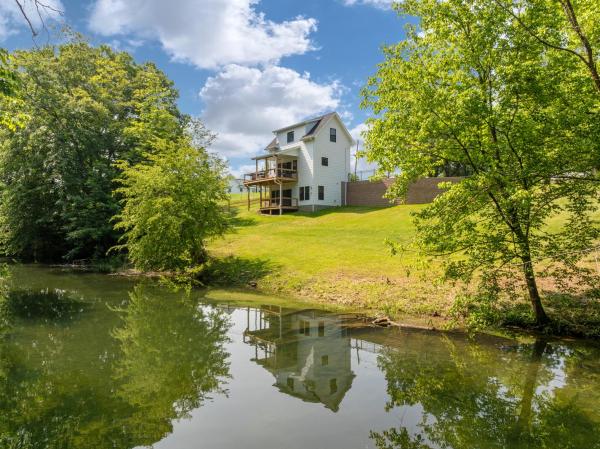 Brand New Waterfront Construction - Bristol, TN