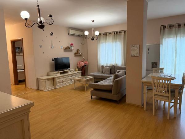 Urban Apartment - Tiran