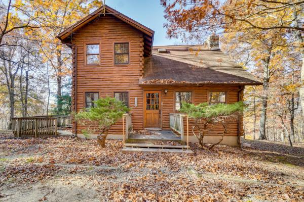 On-site Trails, Pond! Rustic Harpers Ferry Cabin - Walsh Family Wine, Purcellville