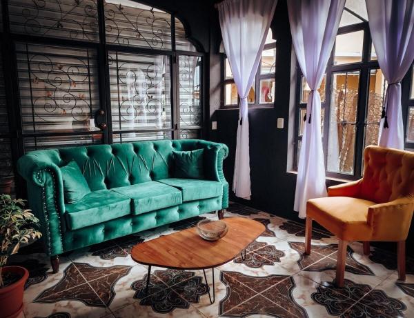 Moody First Floor Apartment - San Pedro La Laguna