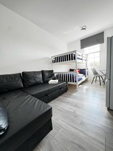 Family Room In Zone 2 - Enfield