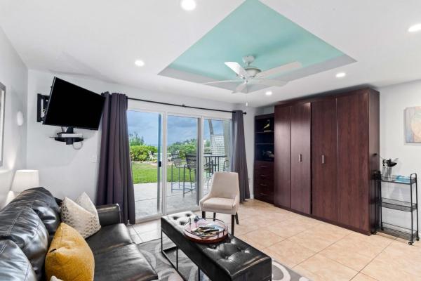 The Beach On Longboat Key #106 - Longboat Key, FL