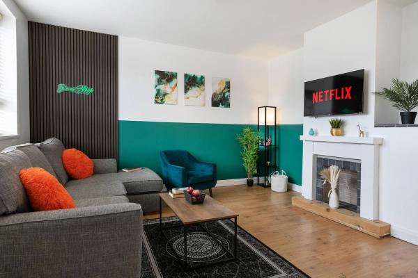 Spacious 4bdr - Fast Wifi - Free Parking - Family Friendly - 레스터