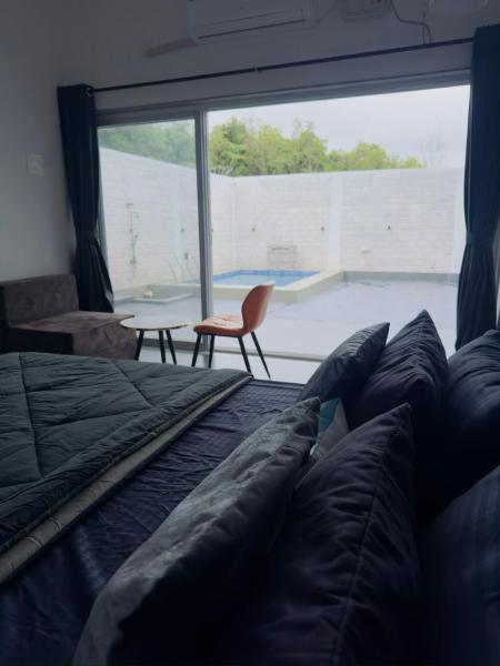 Casa Oceanus - Pool View Room - Ganpatipule - 