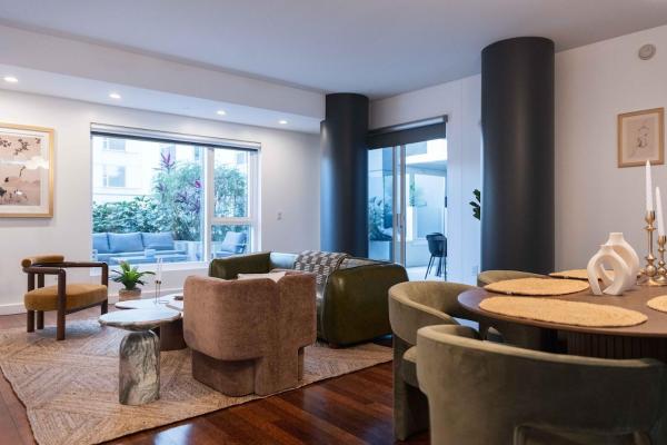 The W Hotel Residence With Roof Top Pool, Gym Plus 2 Free Valet Parking Spaces - Los Angeles, CA