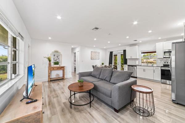 Lakeside Vacation Home - Broward County, FL