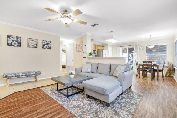 Spacious & Fun Family Getaway ~ 5mins To Seaworld! - San Antonio, TX