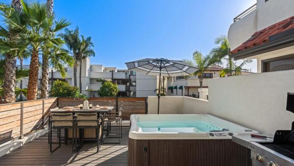 Steps To Beach Hot Tub Private Patio 259 Trailhead Trestles 3 By Avantstay - San Clemente, CA