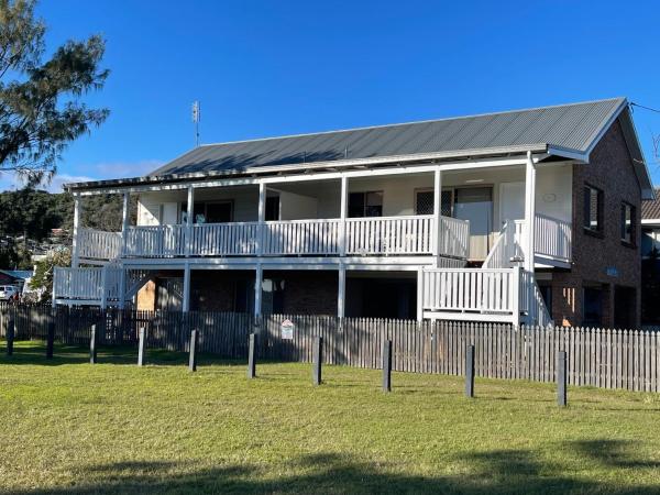 By The Sea 2 Crescent Head - Crescent Head