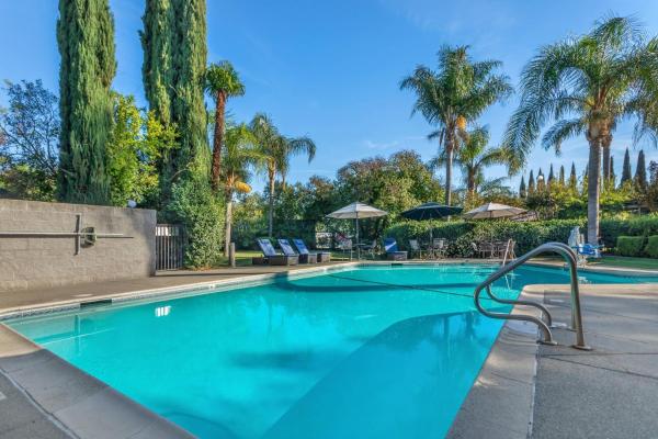 University Park Inn & Suites, An Ascend Collection Hotel - Davis, CA