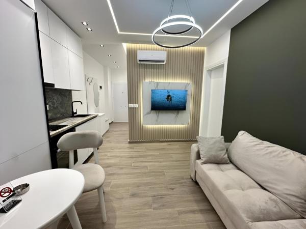 Seaside Escape Apartment 6 - Golem