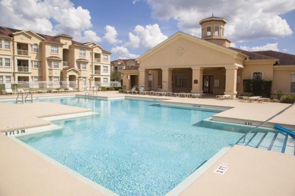 Pool Side Tree House - Davenport, FL