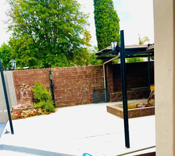 Qhawekazi Guest House - Witbank