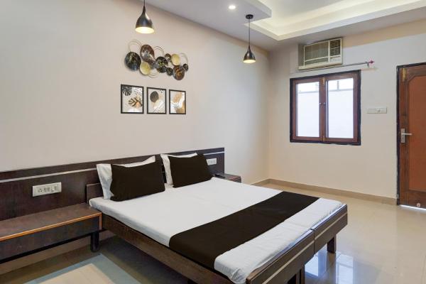 Hotel O New Clark Inn & Banquet - Lucknow