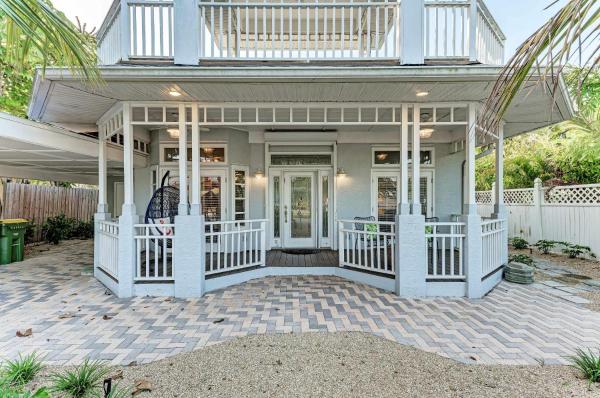 Cottage On Lido Key - One Block To Beach Pool - Sarasota