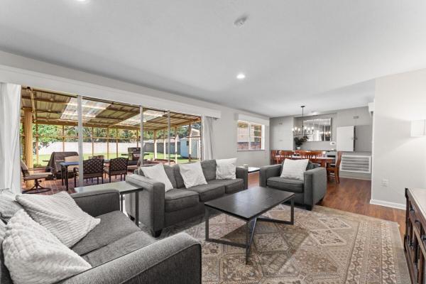 Rest & Play- Fire Pit, Grill, Pingpong- Walk 2 Lsu - バトン・ルージュ, LA