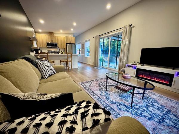 Island Coastal Retreat, Walk To Beach Access - Vancouver Island