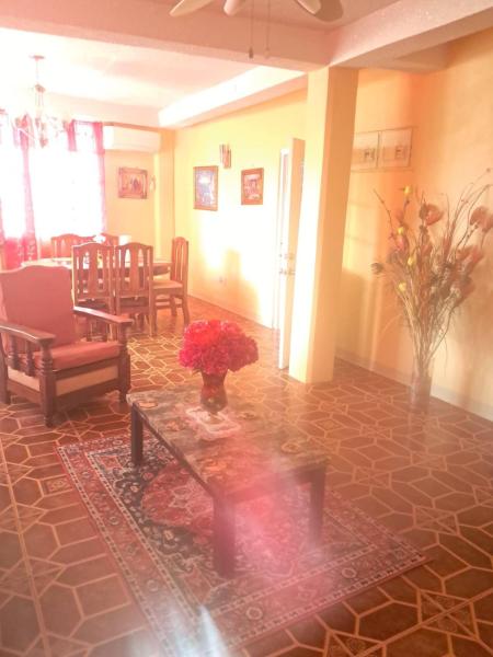 Trafalgar Sweet Bee - Dominica