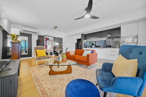 Stay On Fish Lane - Milton, Australia
