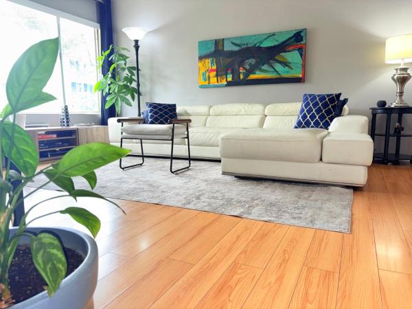 Proper Stays At Melrose - West Hollywood Premium M Suite - Burbank, CA