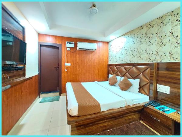 Banke Bihari Mandir The Shree Hit Radha Mohan Premium Hotel Near Mandir Shri Gopinath Ji - Free Wifi And Room Service - Fully Air Conditioning Comfortable Room - Affordable Hotels At Prime Location - Vrindavan