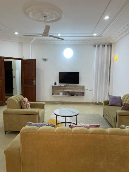 2 Chambres Salon Climatisé à Missèbo Ttc éLectricité Inclus - Cotonou