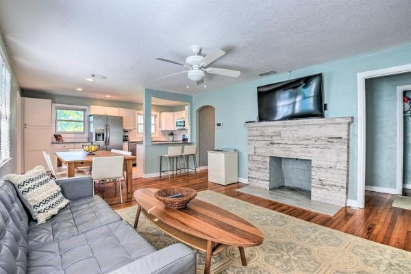 Updated Home Steps To Daytona Beach - Daytona Beach, FL