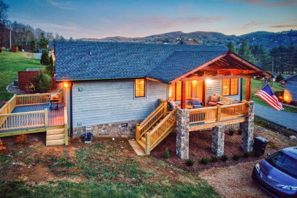 Banner Bear - Banner Elk, NC