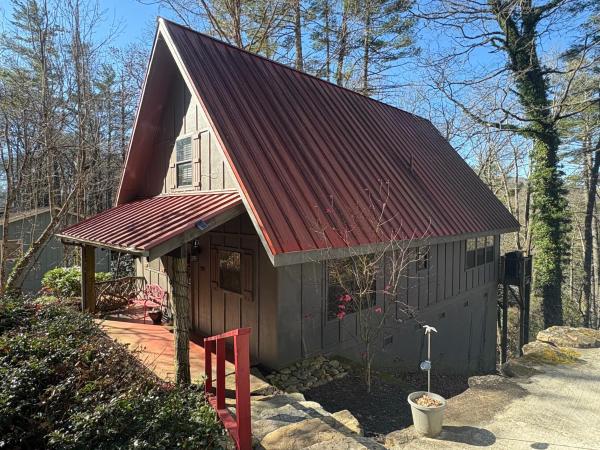 Red Top Tree House - Highlands, NC
