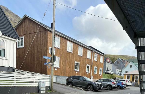 Midbrekkan Guesthouse - Îles Féroé