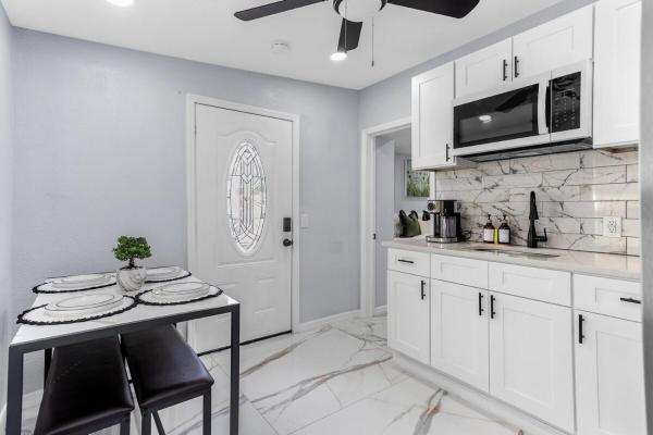 Modern 2br Home, 2 Queen Beds Near Beaches & Downtown - セント・ピーターズバーグ, FL