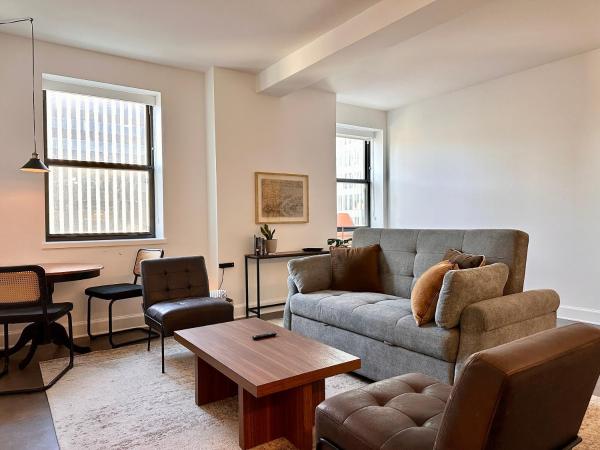 Luxury Downtown Apt With Parking, Gym, And Lap Pool - Milwaukee